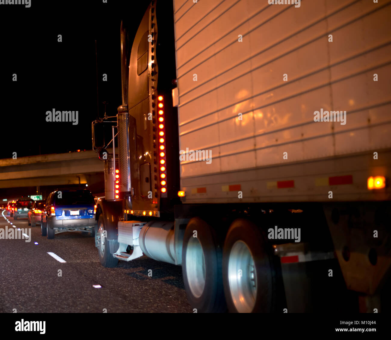 Reefer trailers hi-res stock photography and images - Alamy