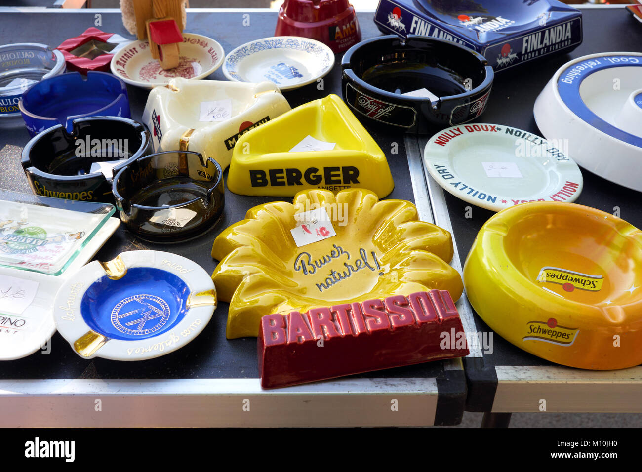 Open air flea market in St Maxime, France Stock Photo - Alamy