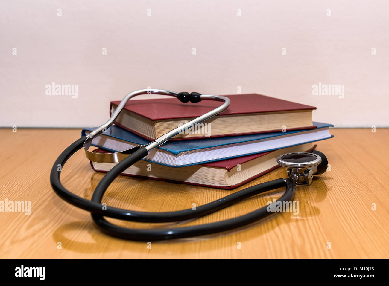 Medical books hi-res stock photography and images - Alamy