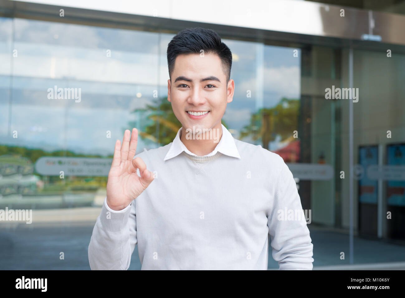 Ok hand sign hi-res stock photography and images - Alamy