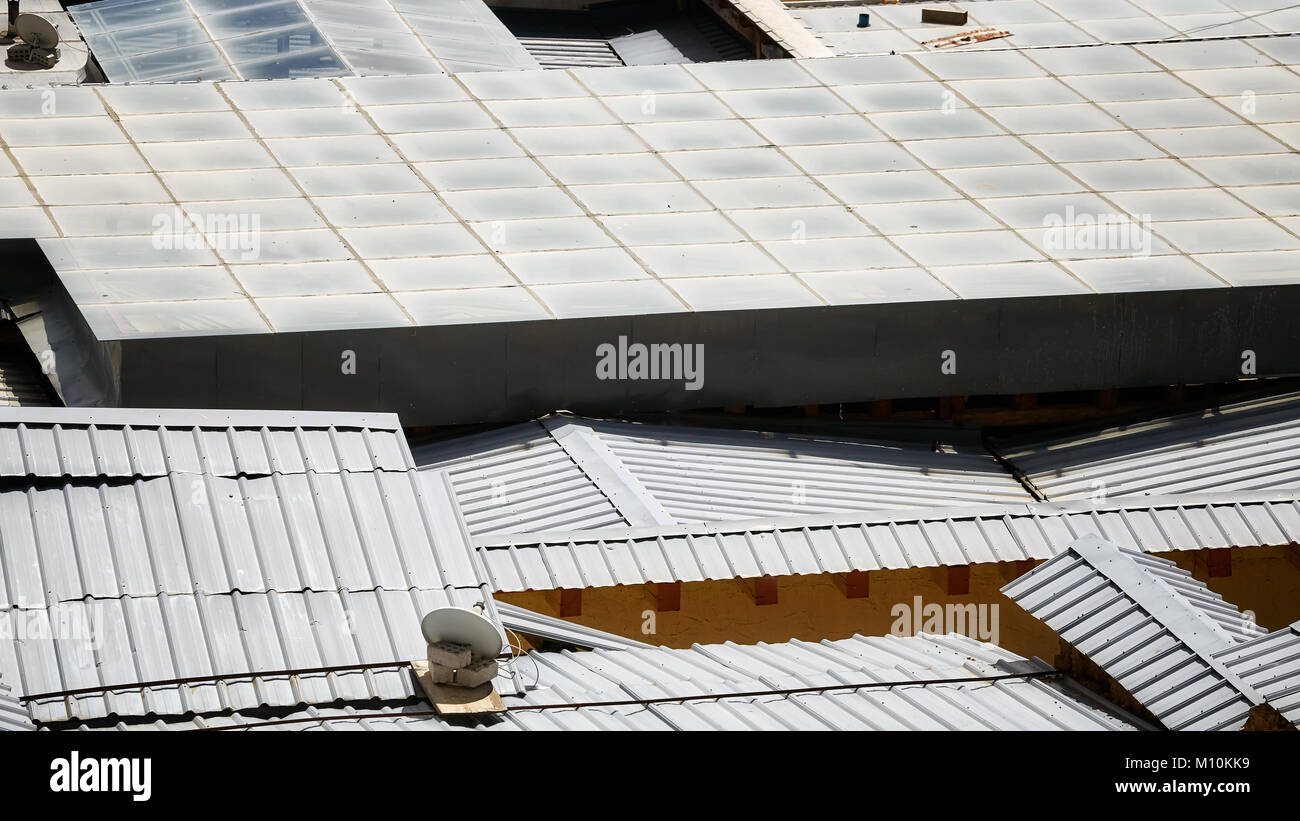 Sheet roof hi-res stock photography and images - Alamy