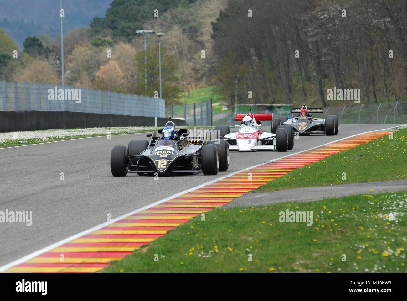 Mugello Circuit 1 April 2007: Unknown run on Classic F1 Car 1981 Lotus ...