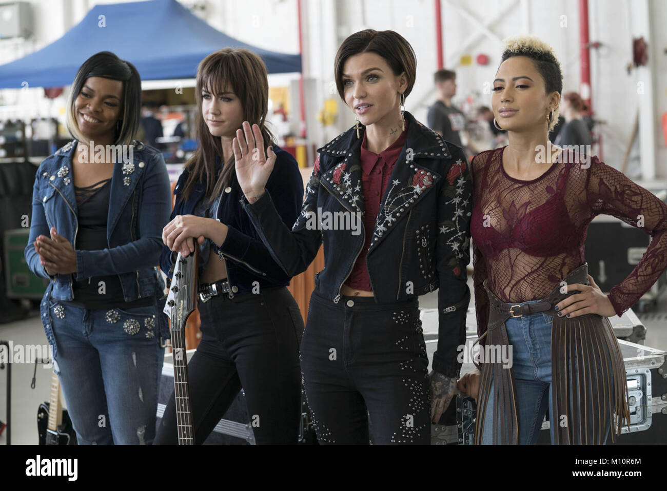 PITCH PERFECT 3 (2017) VENZELLA JOY HAILEE STEINFELD RUBY ROSE ANDY ...