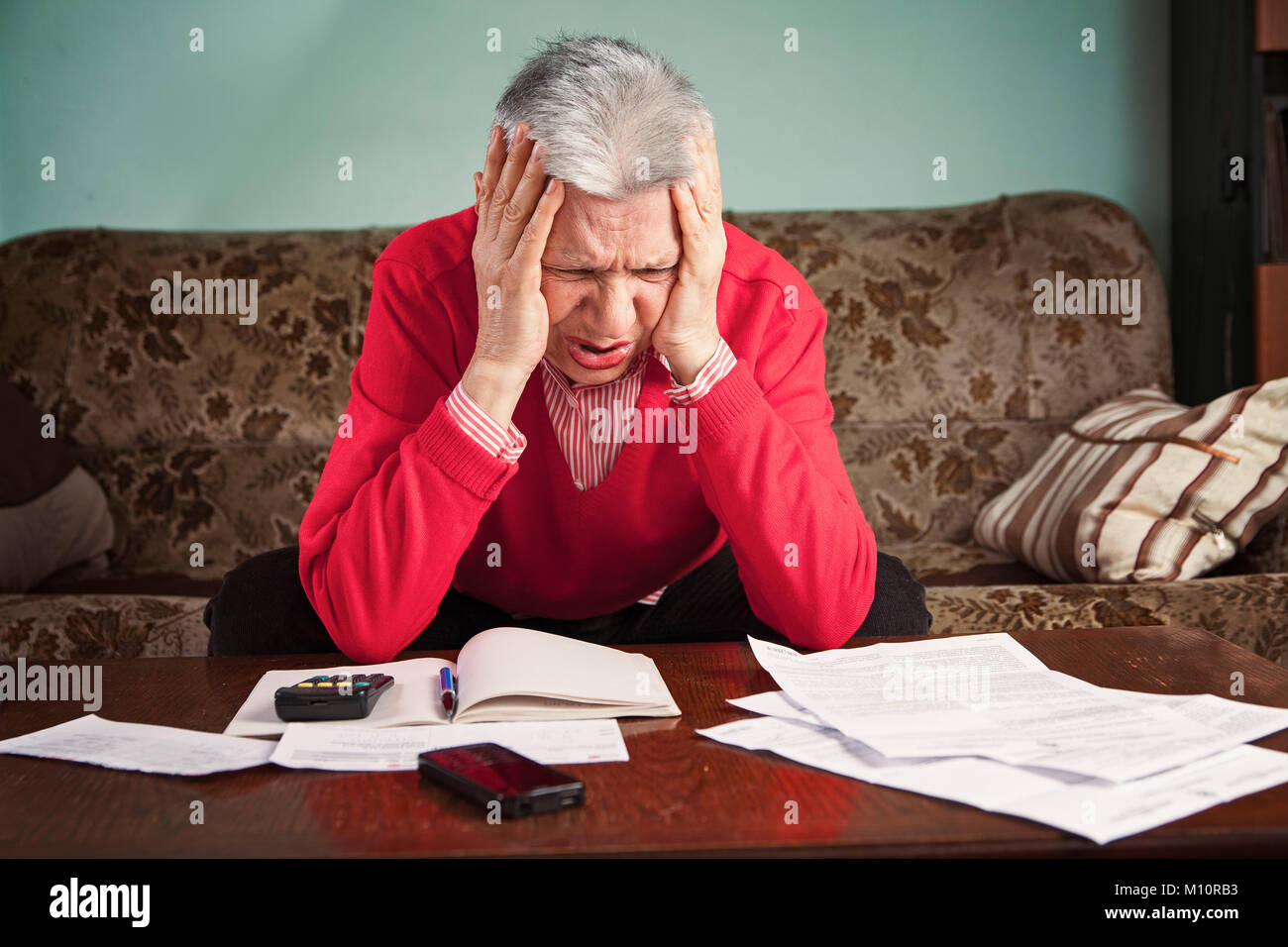 Letter for overdue account hi-res stock photography and images - Alamy