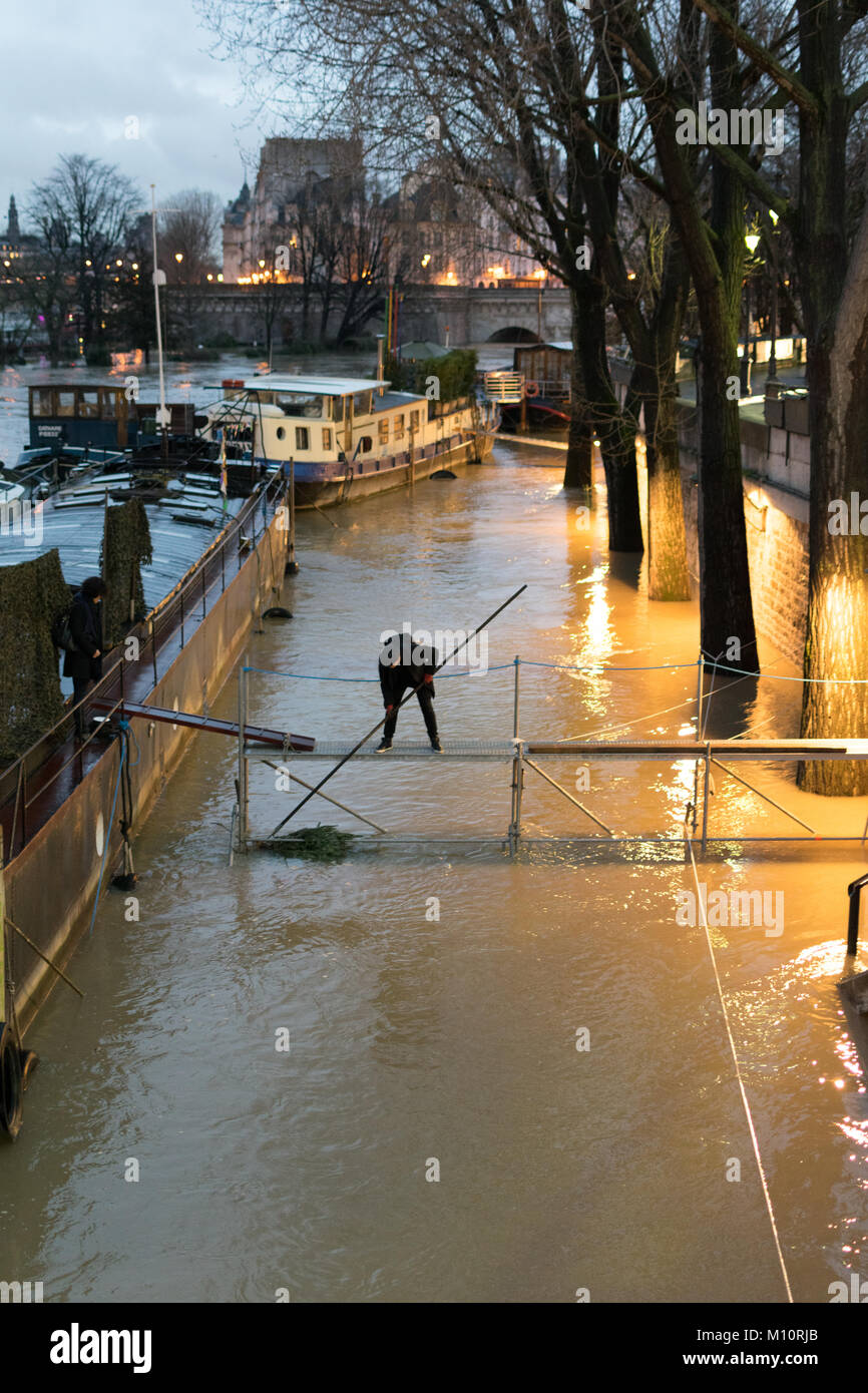 Paris France - 25th January 2018 : Flood water keeps rising in Paris ...