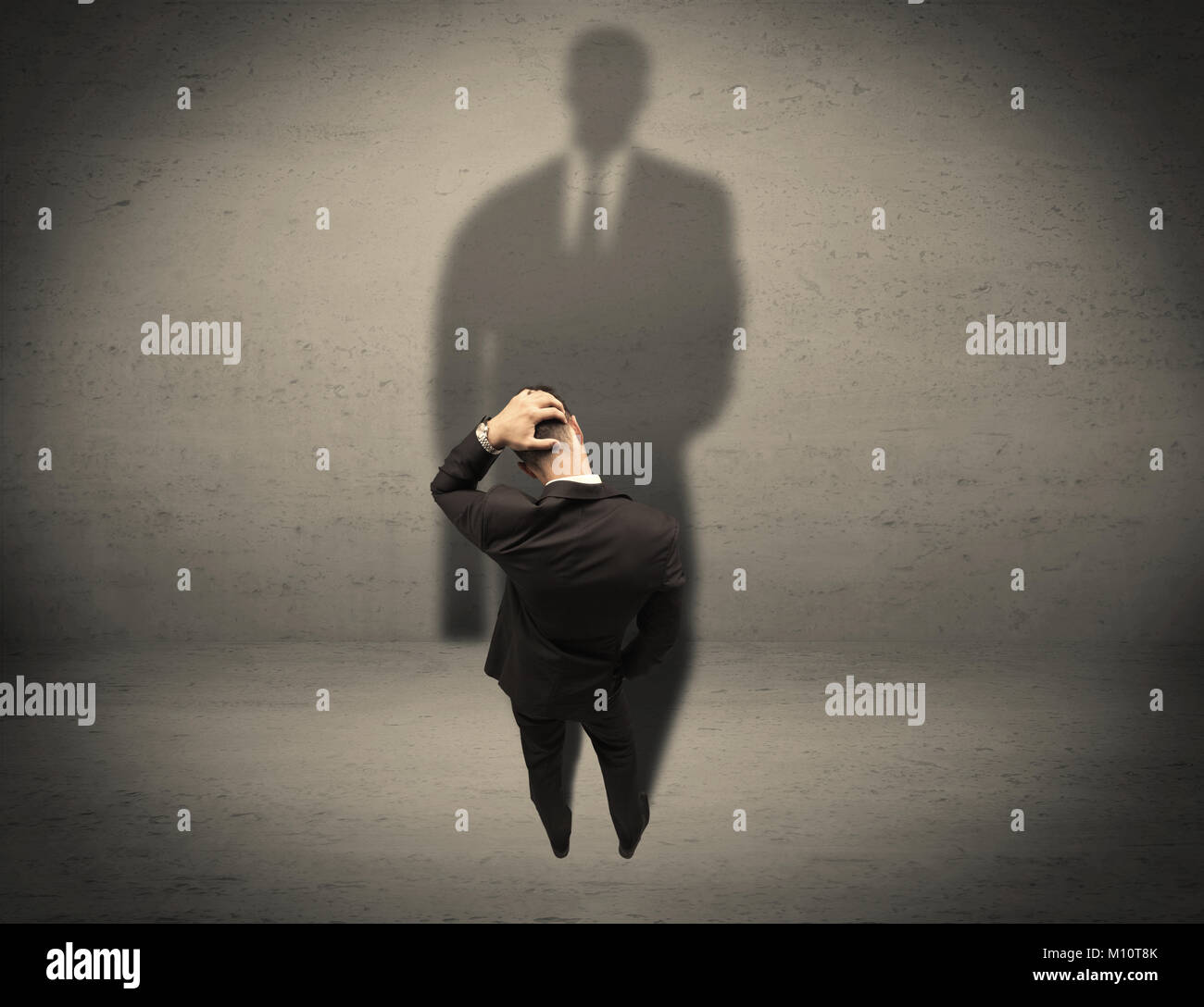 Man facing rear wall hi-res stock photography and images - Alamy
