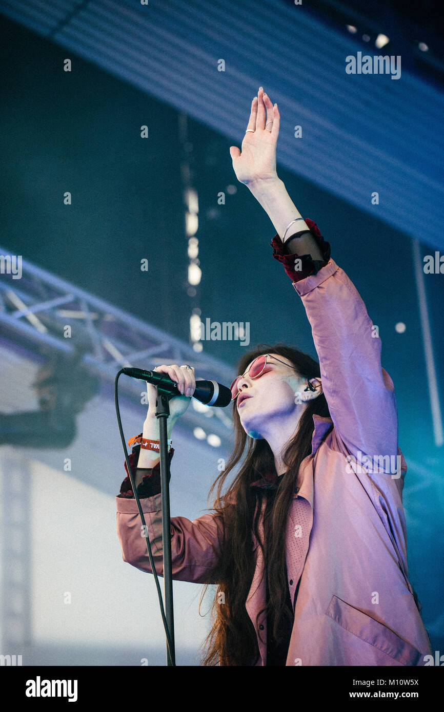 Skott hi-res stock photography and images - Alamy