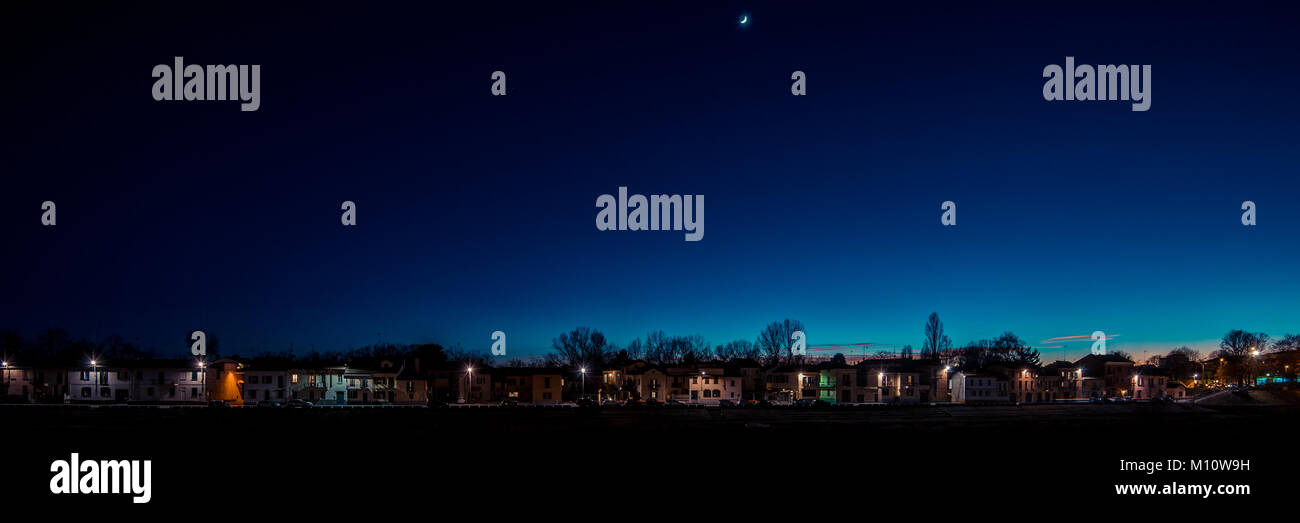 Italian moon hi-res stock photography and images - Alamy