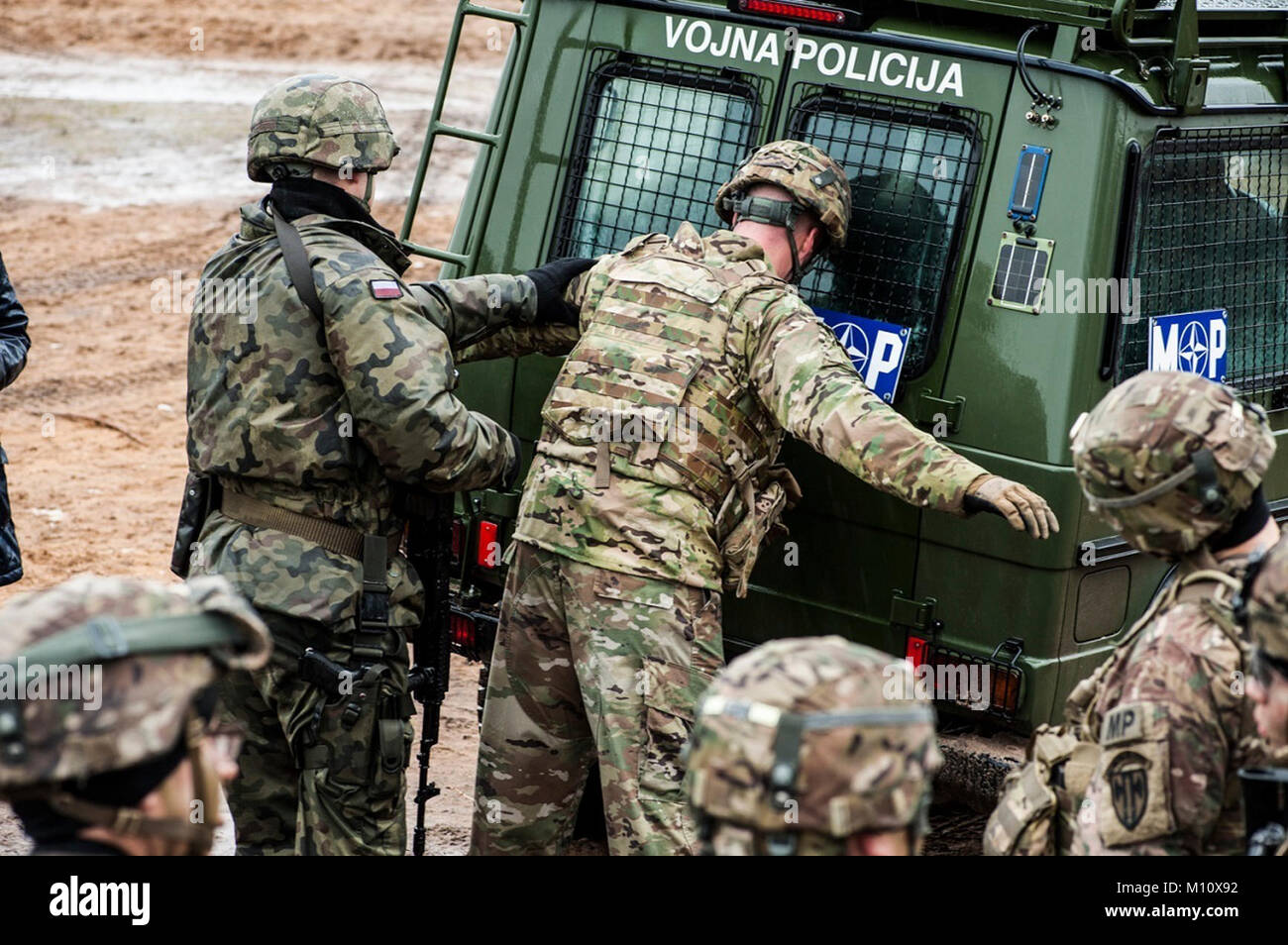 529th military police company hi-res stock photography and images - Alamy