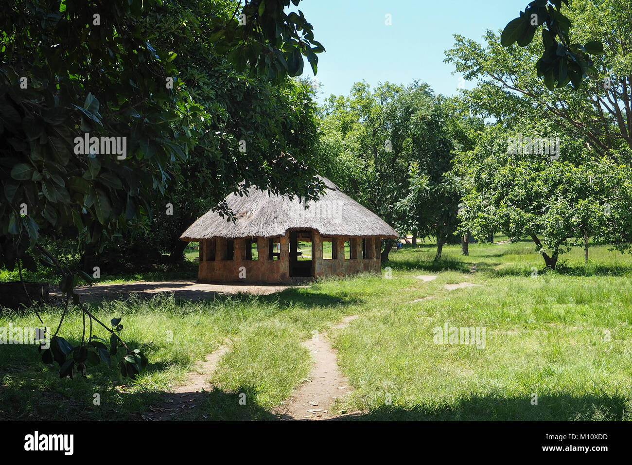 Zimbabwe Hut High Resolution Stock Photography and Images - Alamy