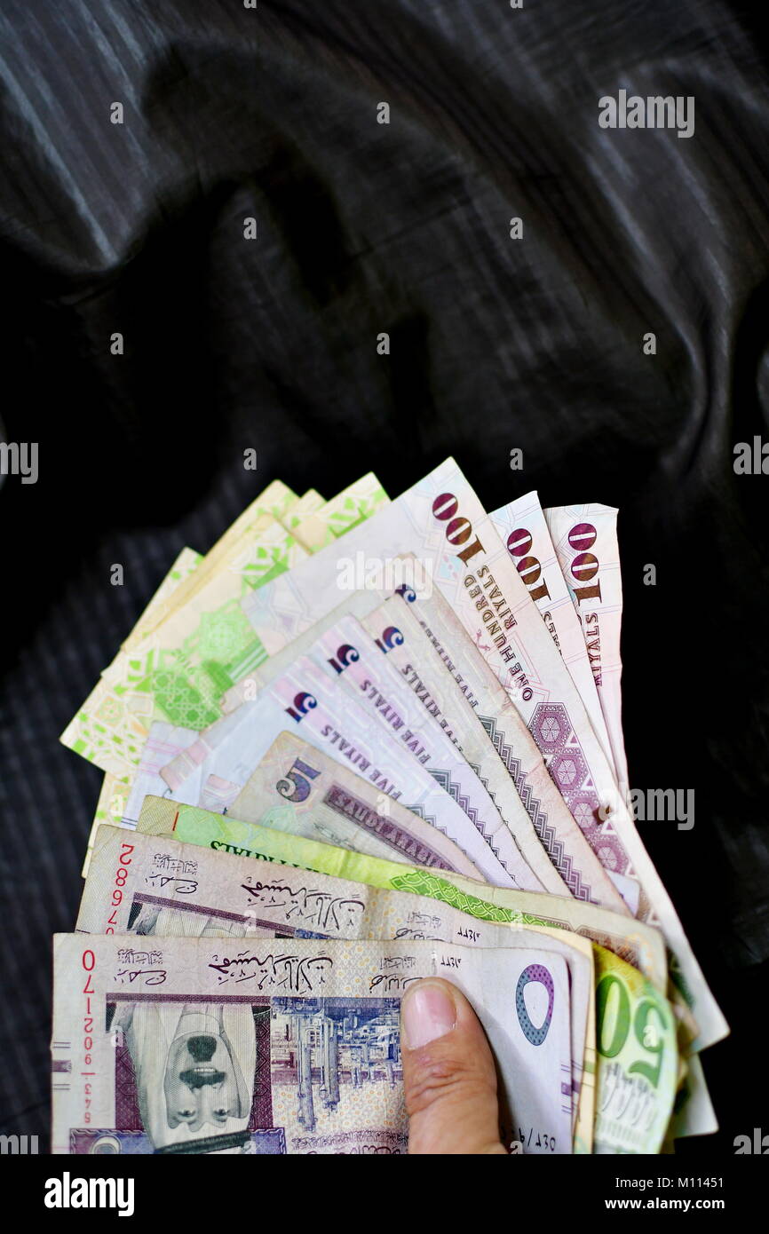 Banknotes of Saudi Arabia Riyals Stock Photo - Alamy