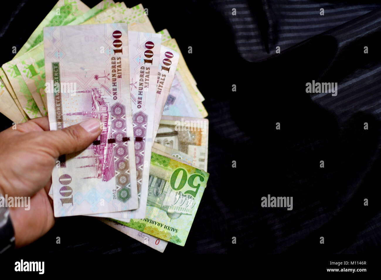 Saudi arabia currency hi-res stock photography and images - Alamy