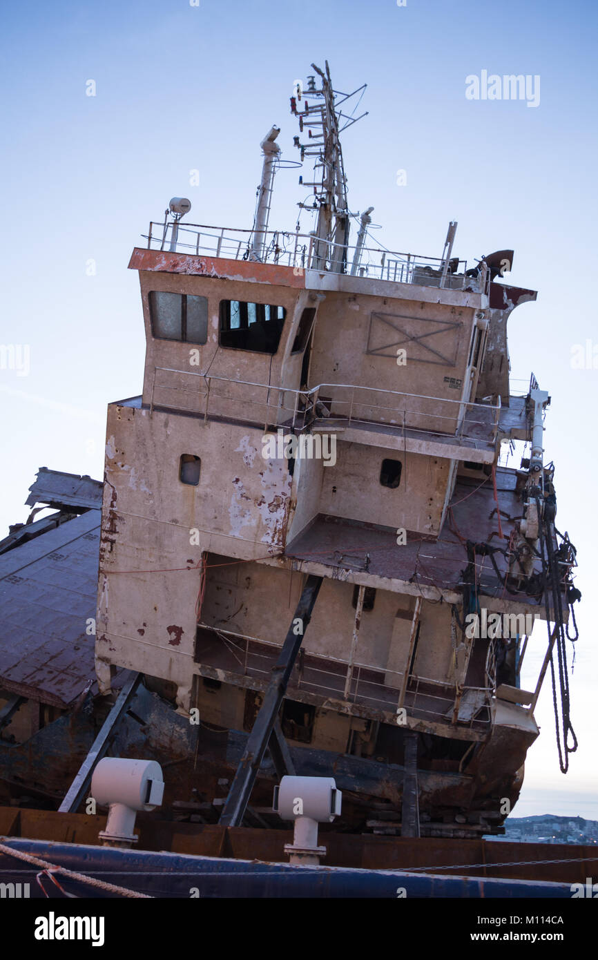 Shipwreck cargo hi-res stock photography and images - Alamy