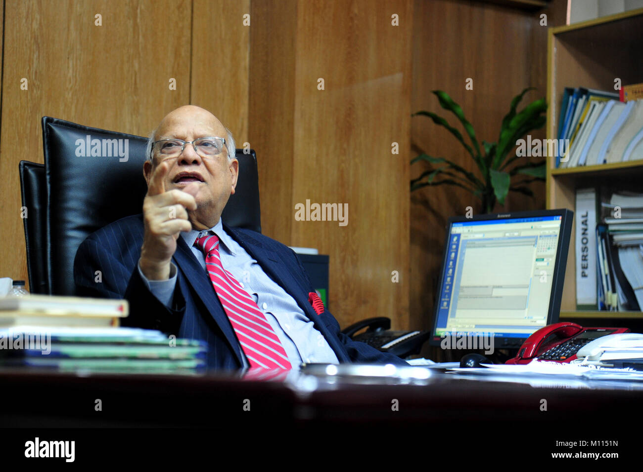 Dhaka topic hi-res stock photography and images - Alamy