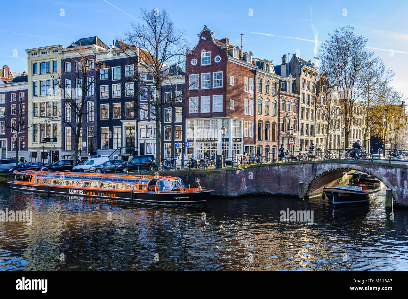Medieval houses in the UNESCO World Heritage Canals of Amsterdam ...