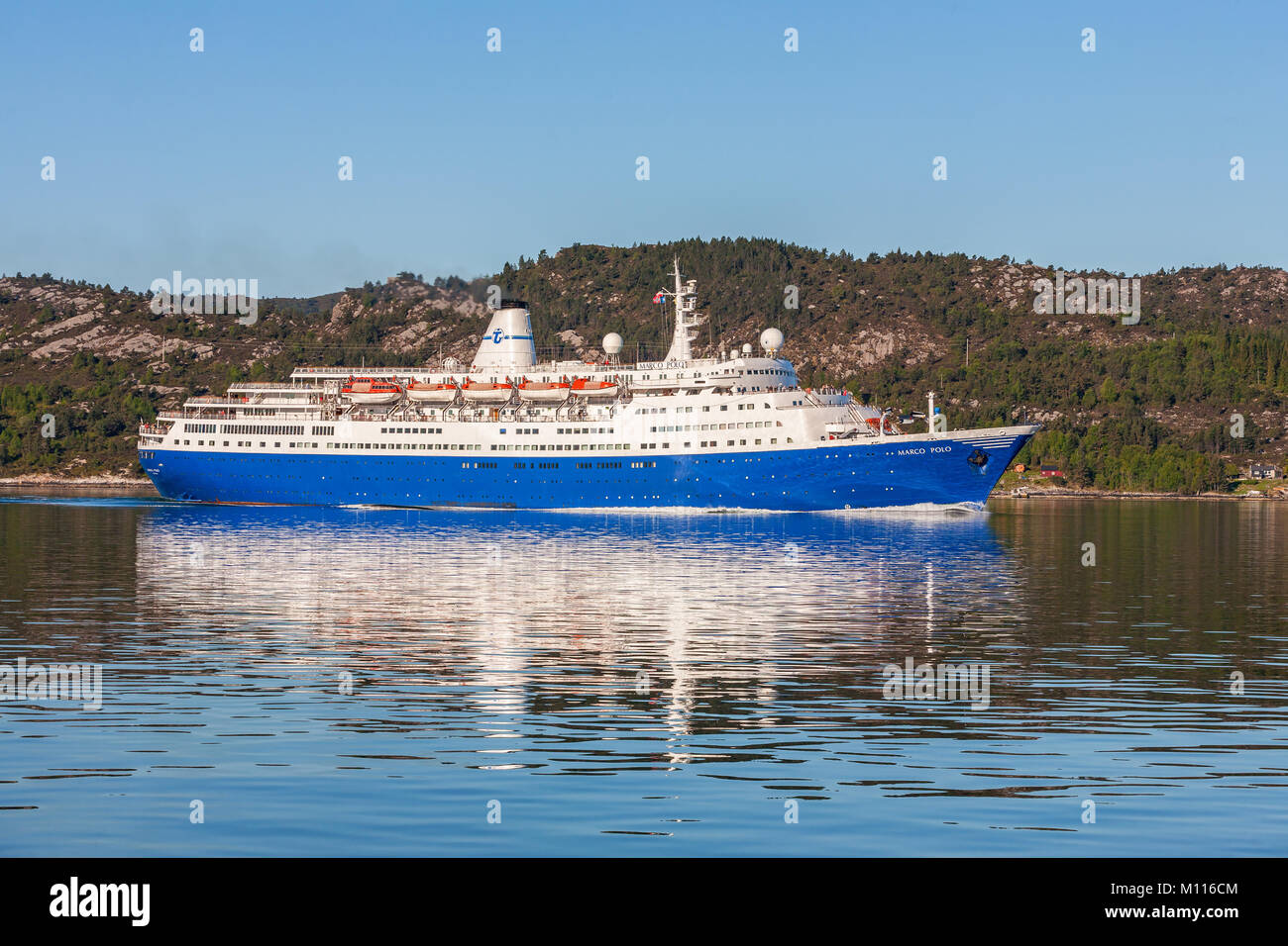 Cruise ship in a norwegian fjord Stock Photo - Alamy
