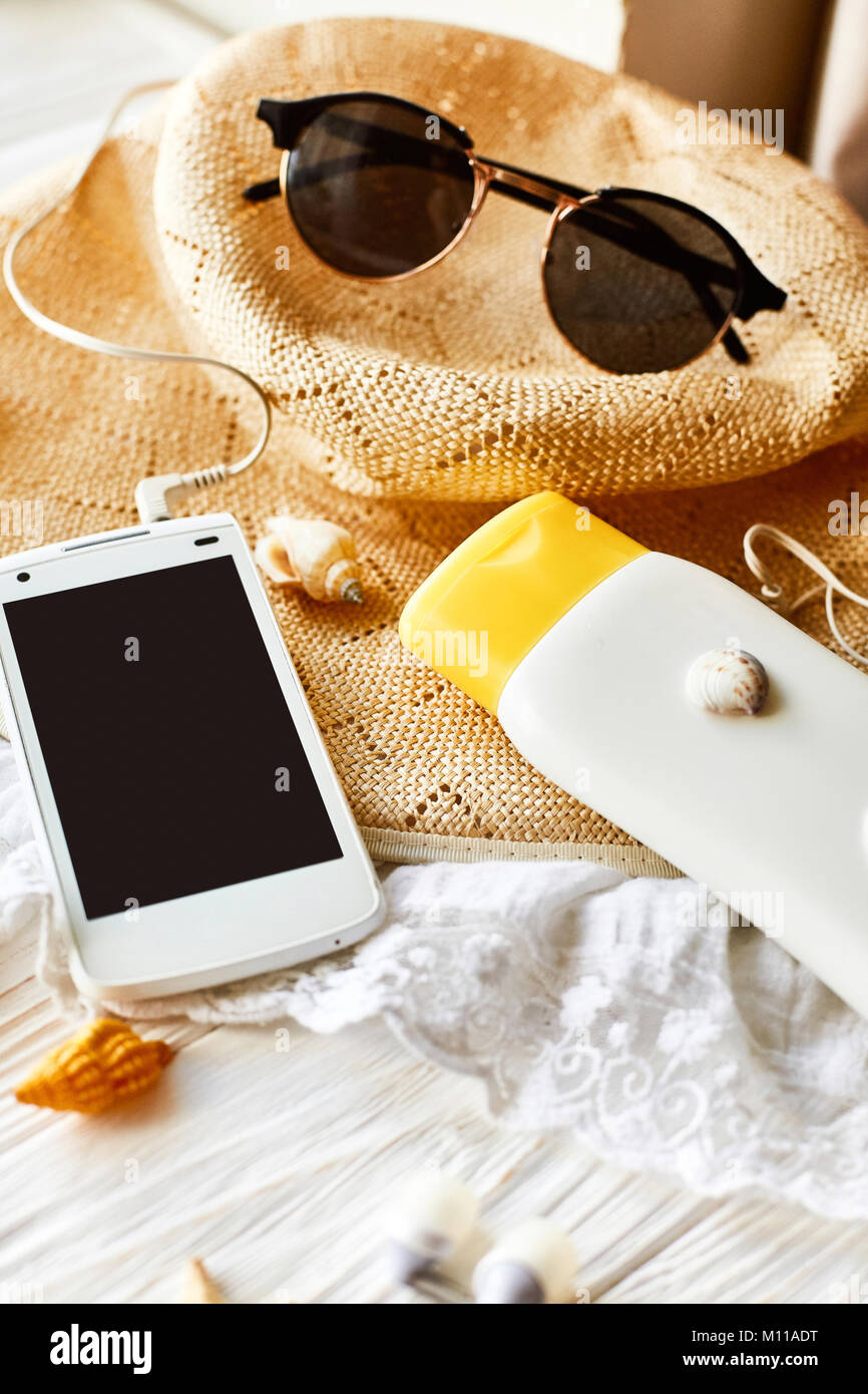 summer travel vacation concept, space for text. phone with empty screen ...