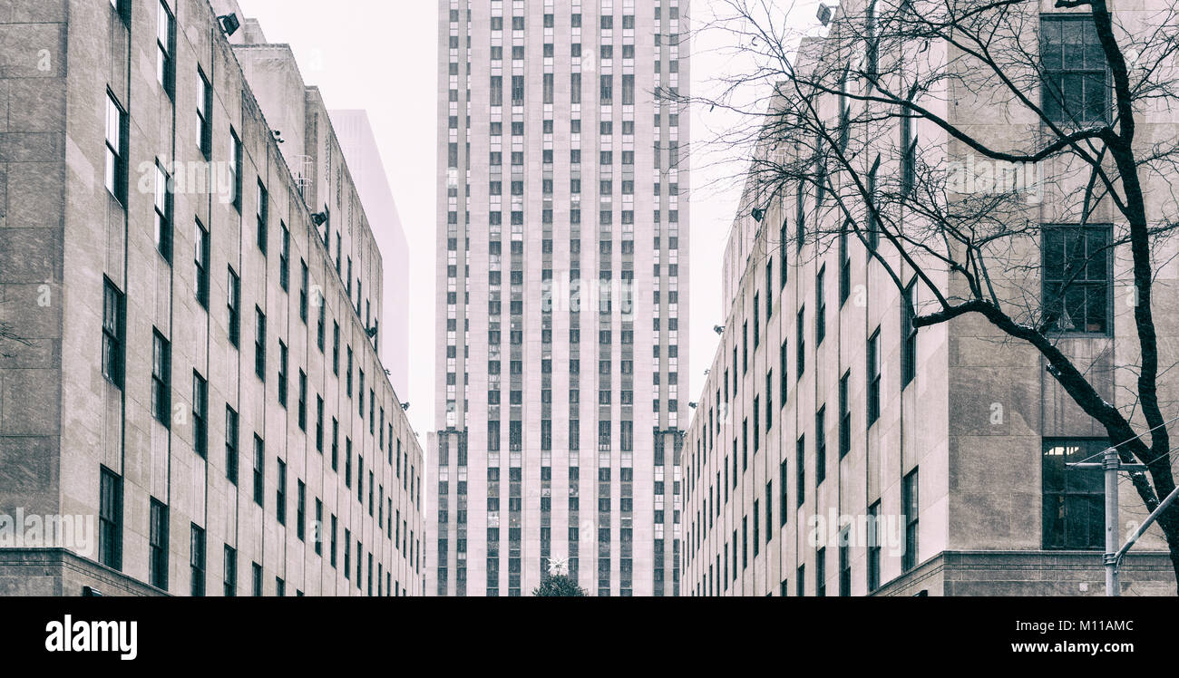 Skyscraper in New York. with snow Stock Photo - Alamy