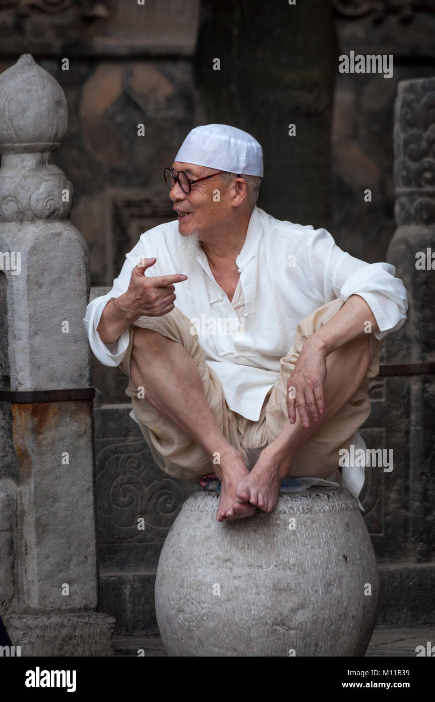 Muslim islam china chinese man hui hui people hi-res stock photography ...