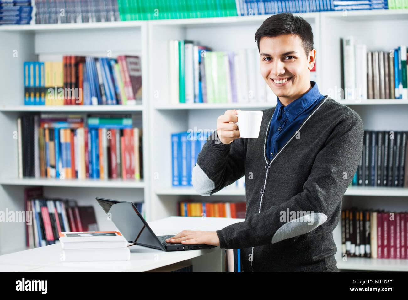 Student coffee classroom hi-res stock photography and images - Alamy