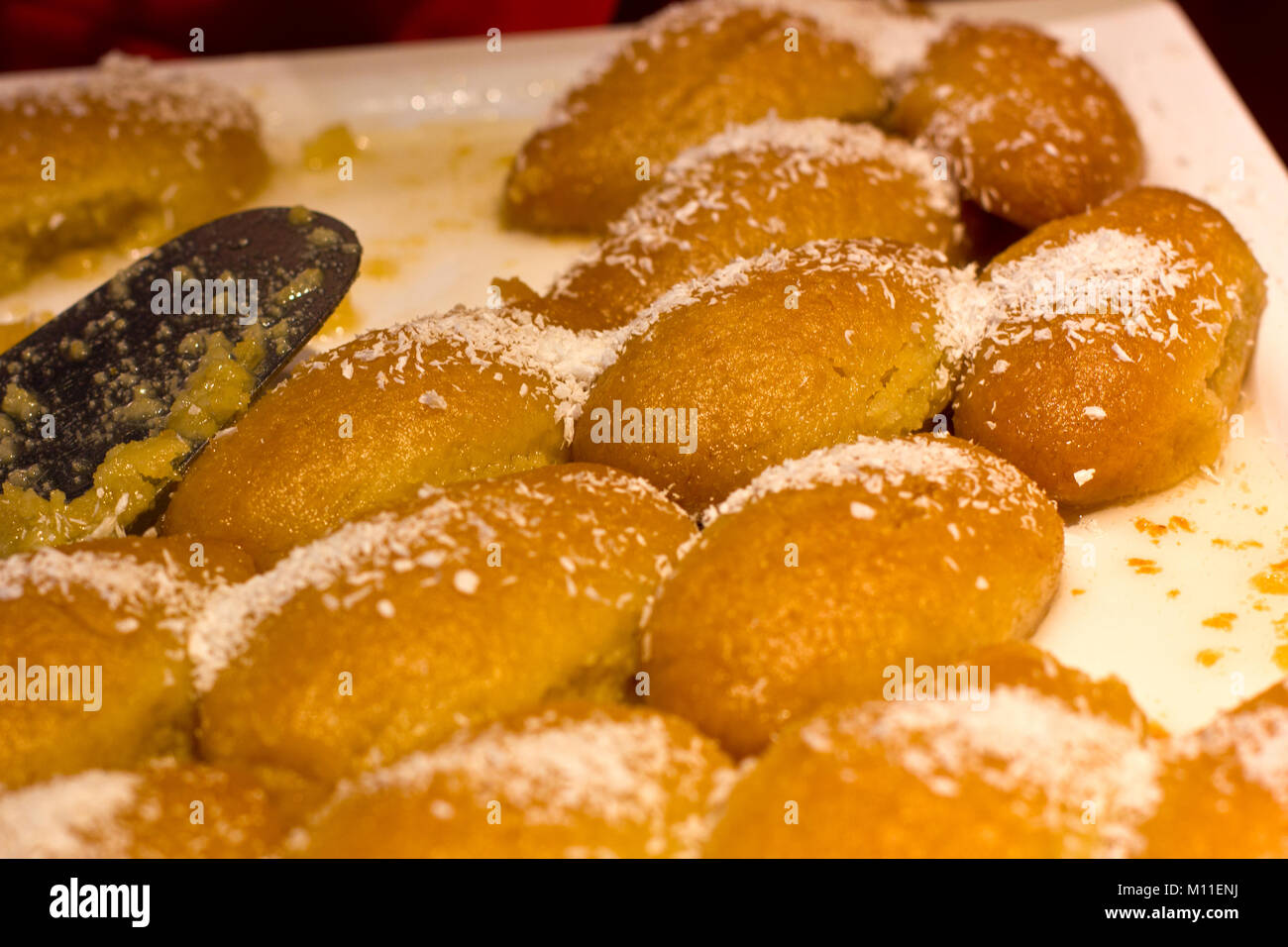 Confectionery silver balls hi-res stock photography and images - Alamy