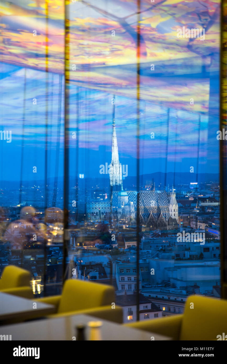 Das loft restaurant hi-res stock photography and images - Alamy