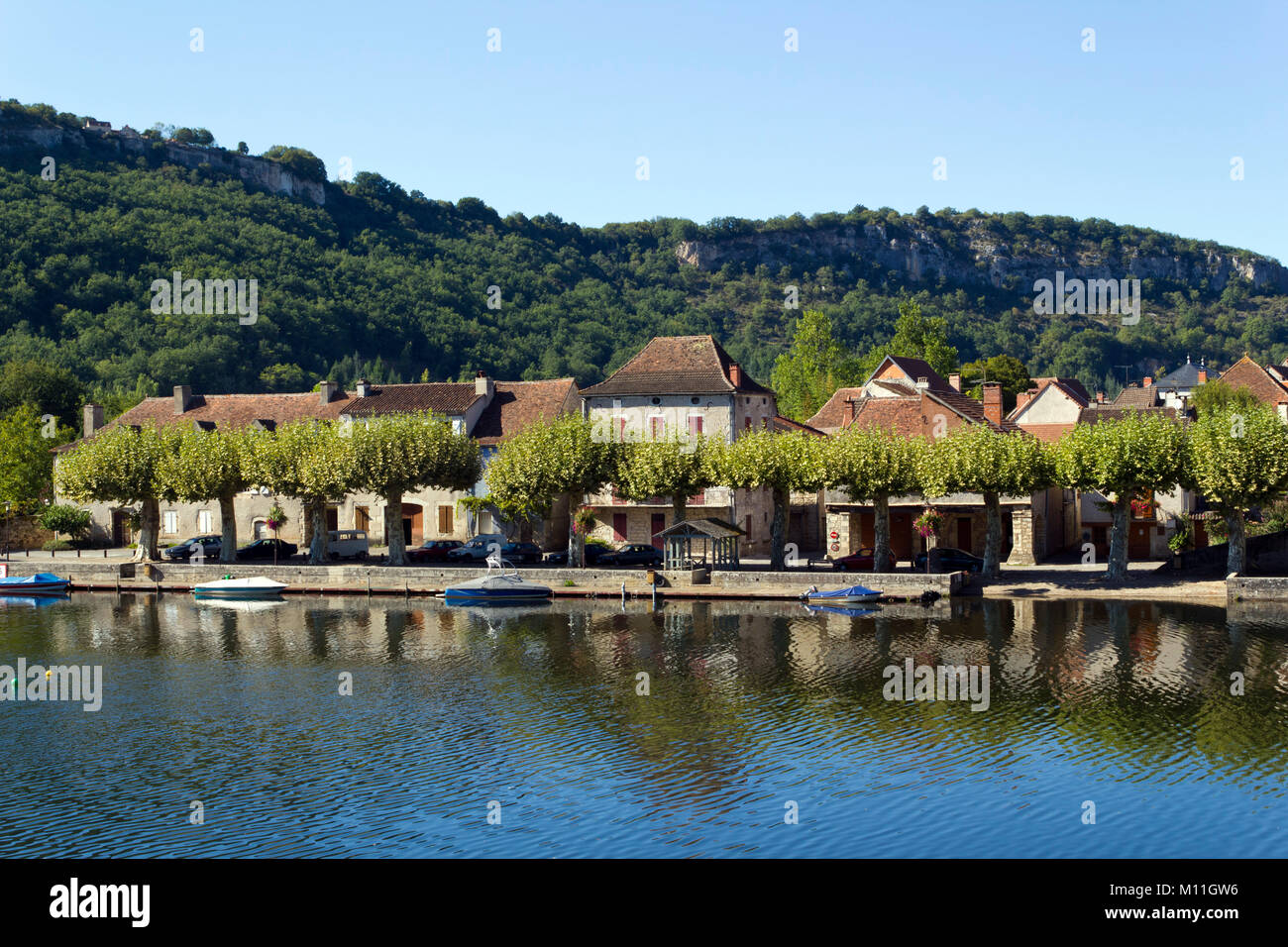 The River Lot at Cajarc in the Lot Valley, Lot, Quercy, France, Europe ...