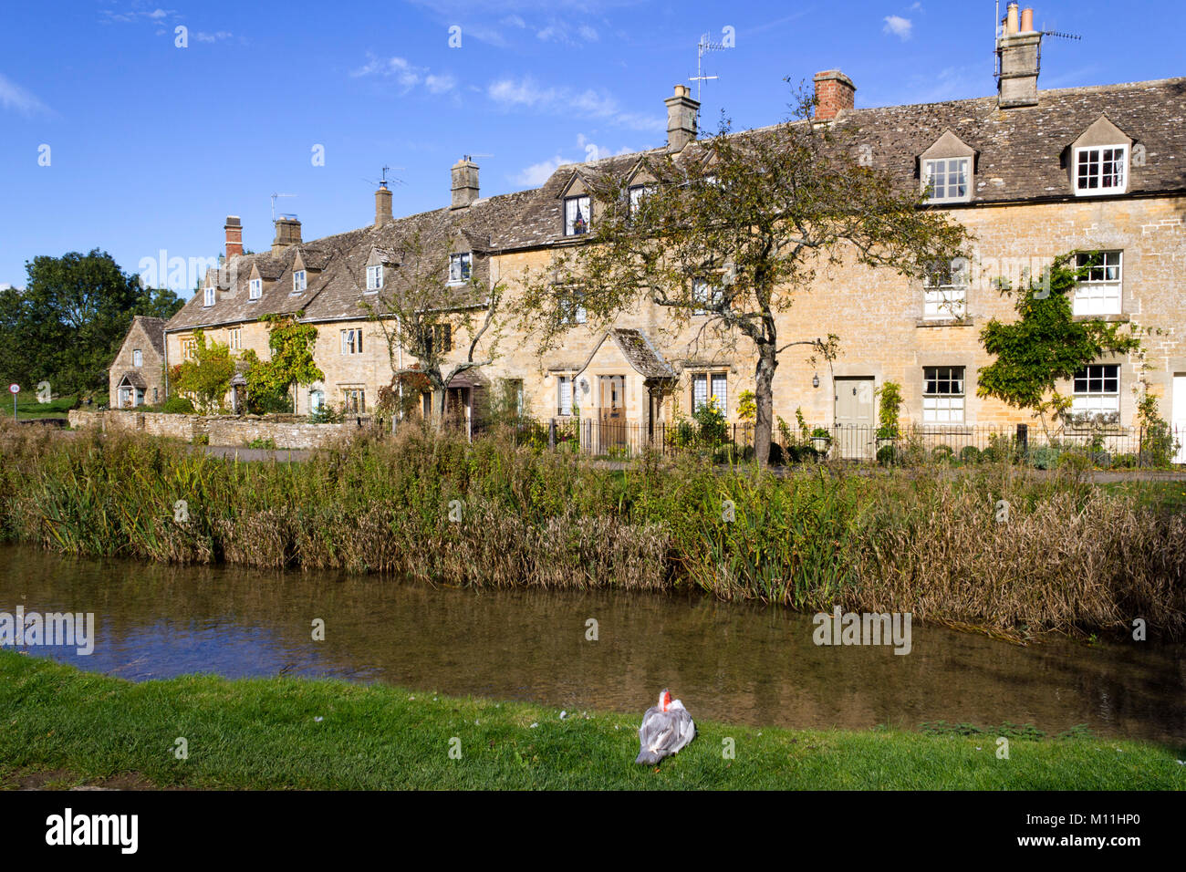 Old stone cottages hi-res stock photography and images - Alamy