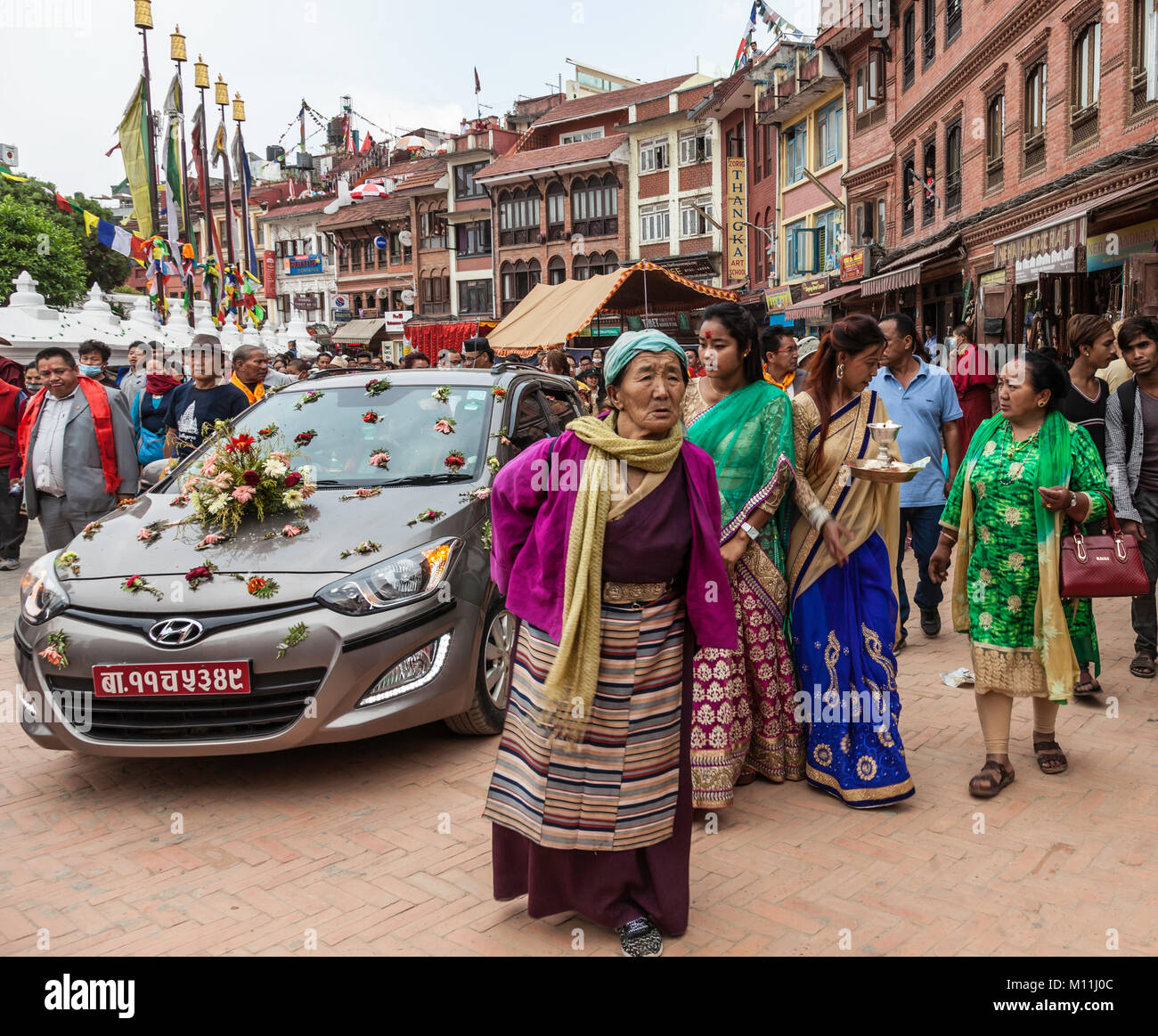 People and shoppers at Nepal,Kathmandu near Seto Machhendranath Temple ...