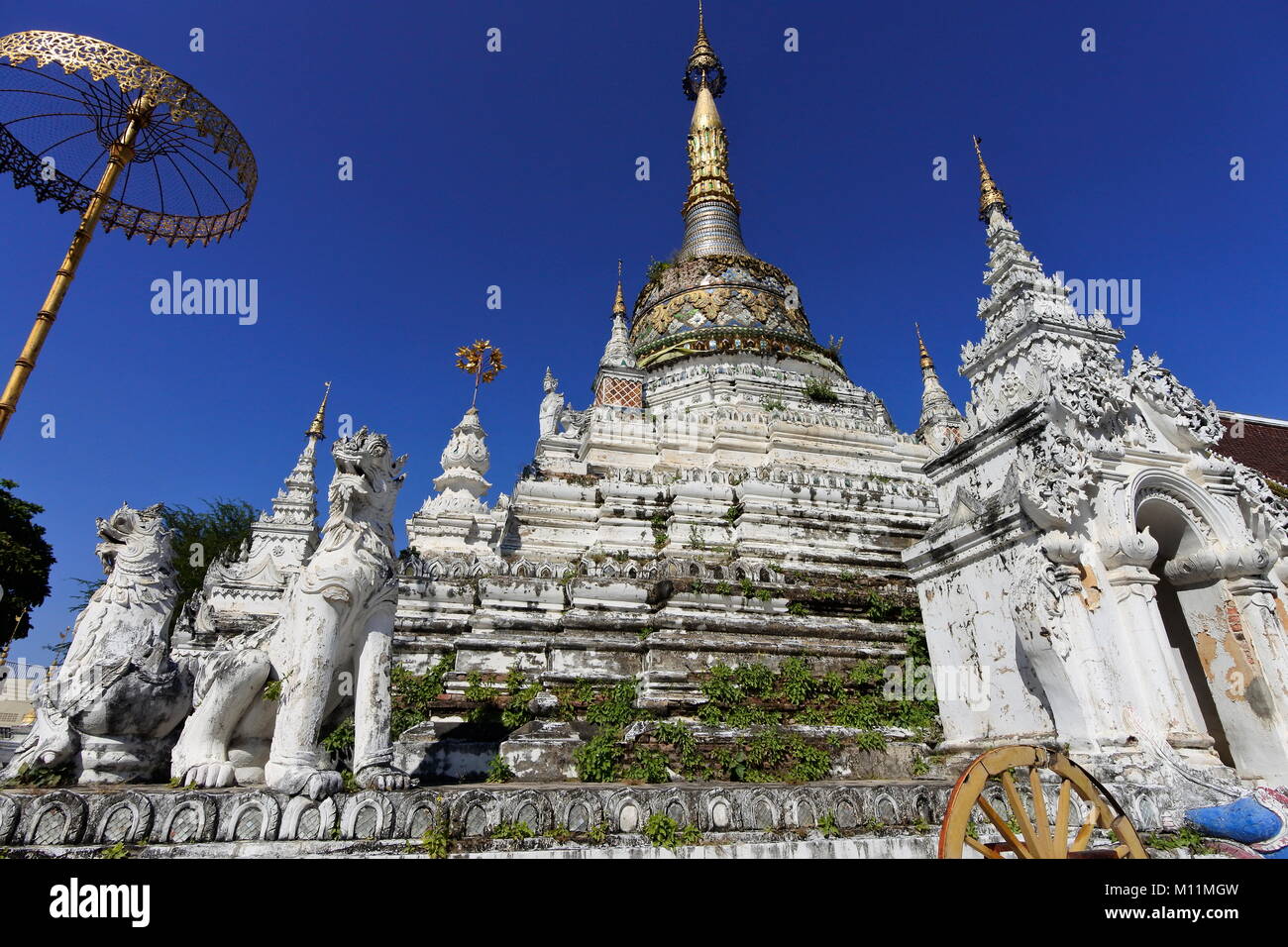 Temple in Chaing Mai Stock Photo - Alamy