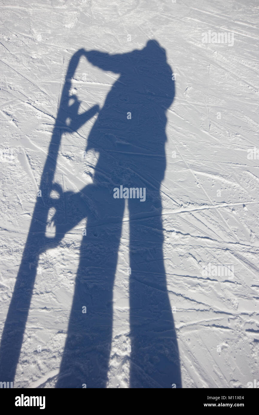 Skiing piste hi-res stock photography and images - Alamy