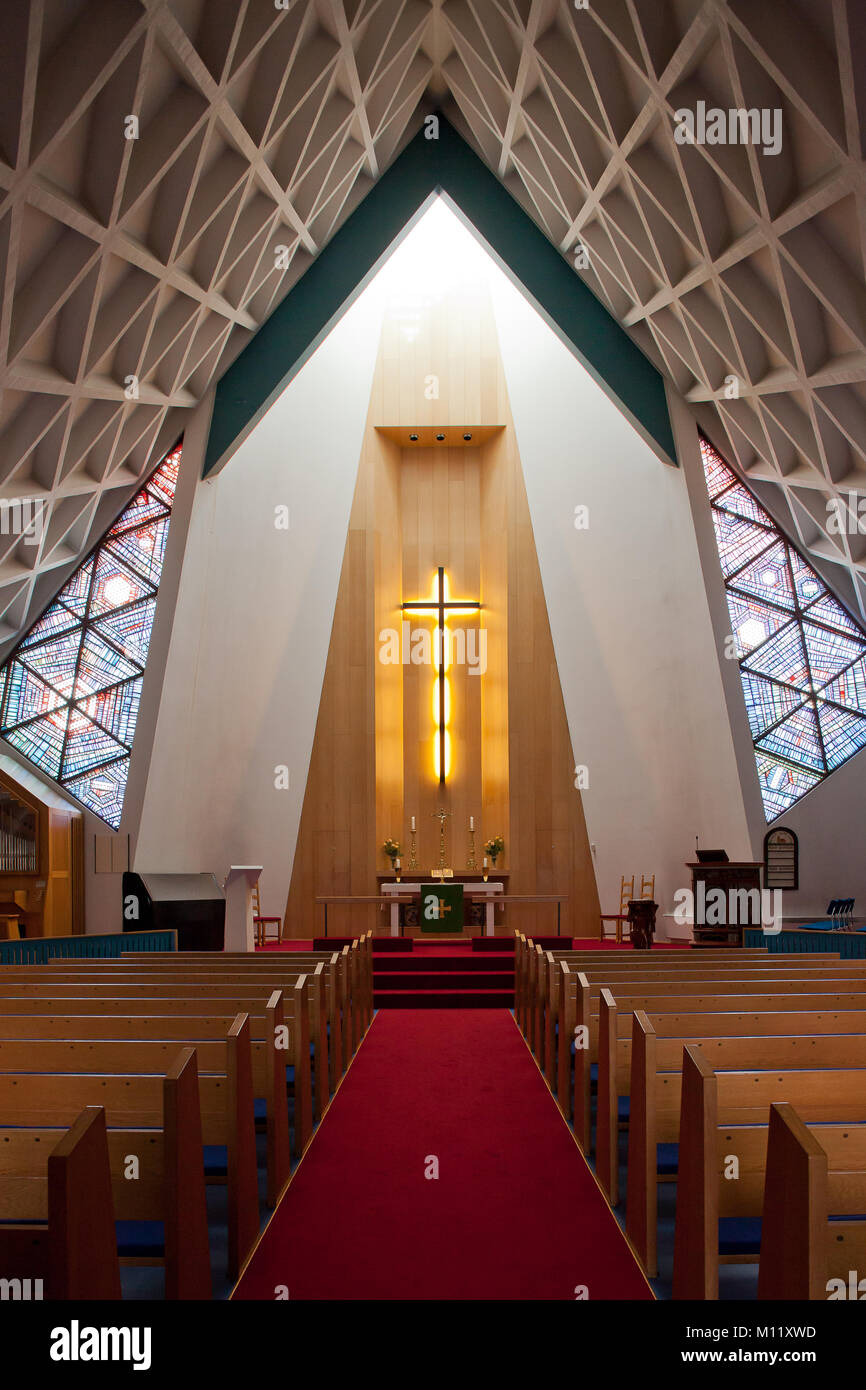 Modern church altar hi-res stock photography and images - Alamy