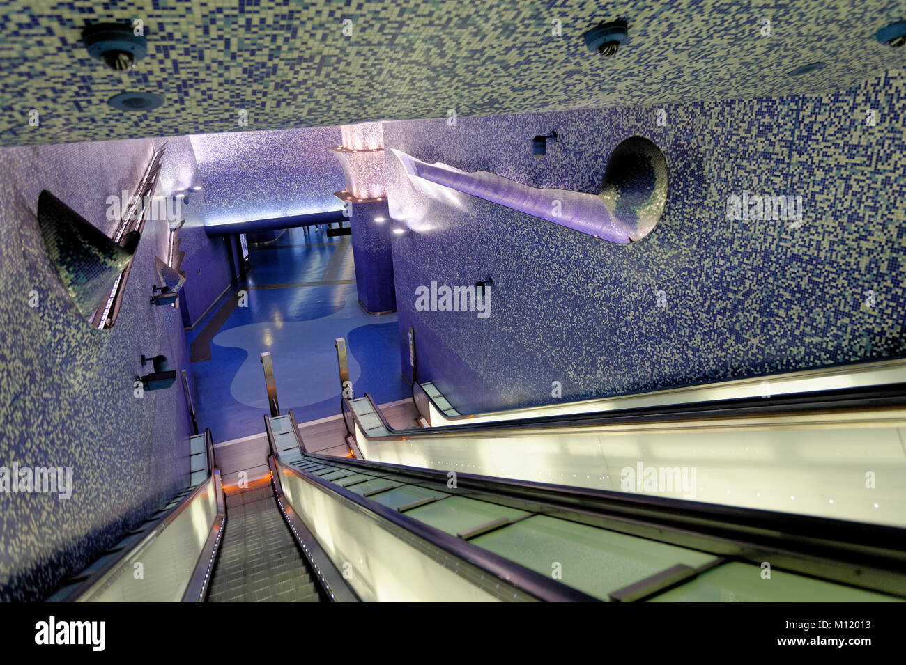 Garibaldi art station naples metro hi-res stock photography and images ...