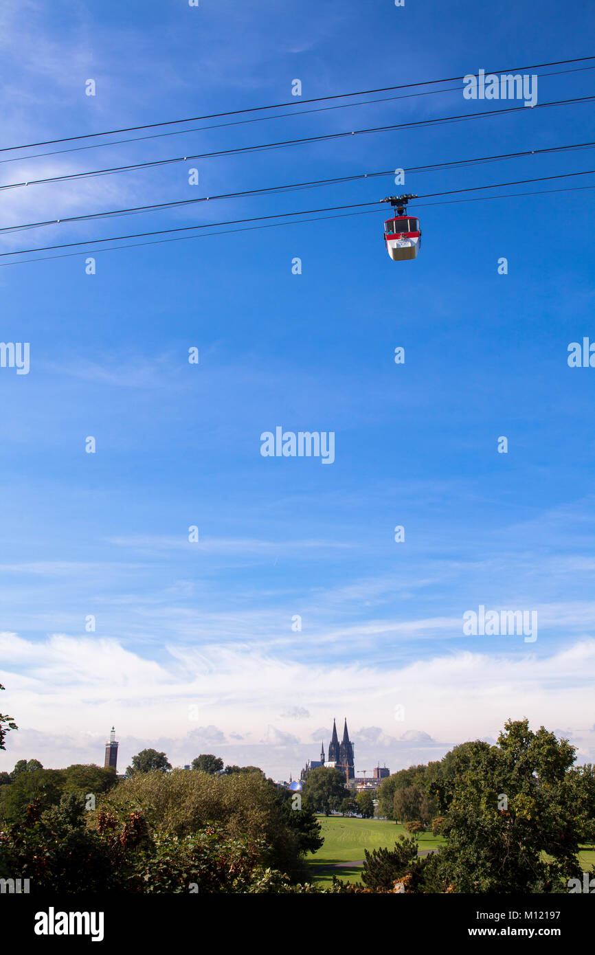 Germany, Cologne, cable car across the river Rhine, it leads from the ...