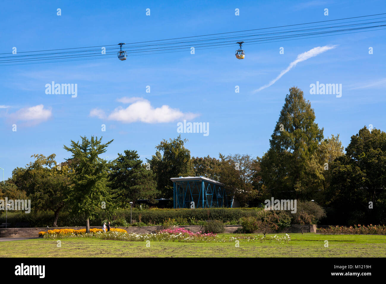 Germany, Cologne, cable car across the river Rhine, it leads from the ...