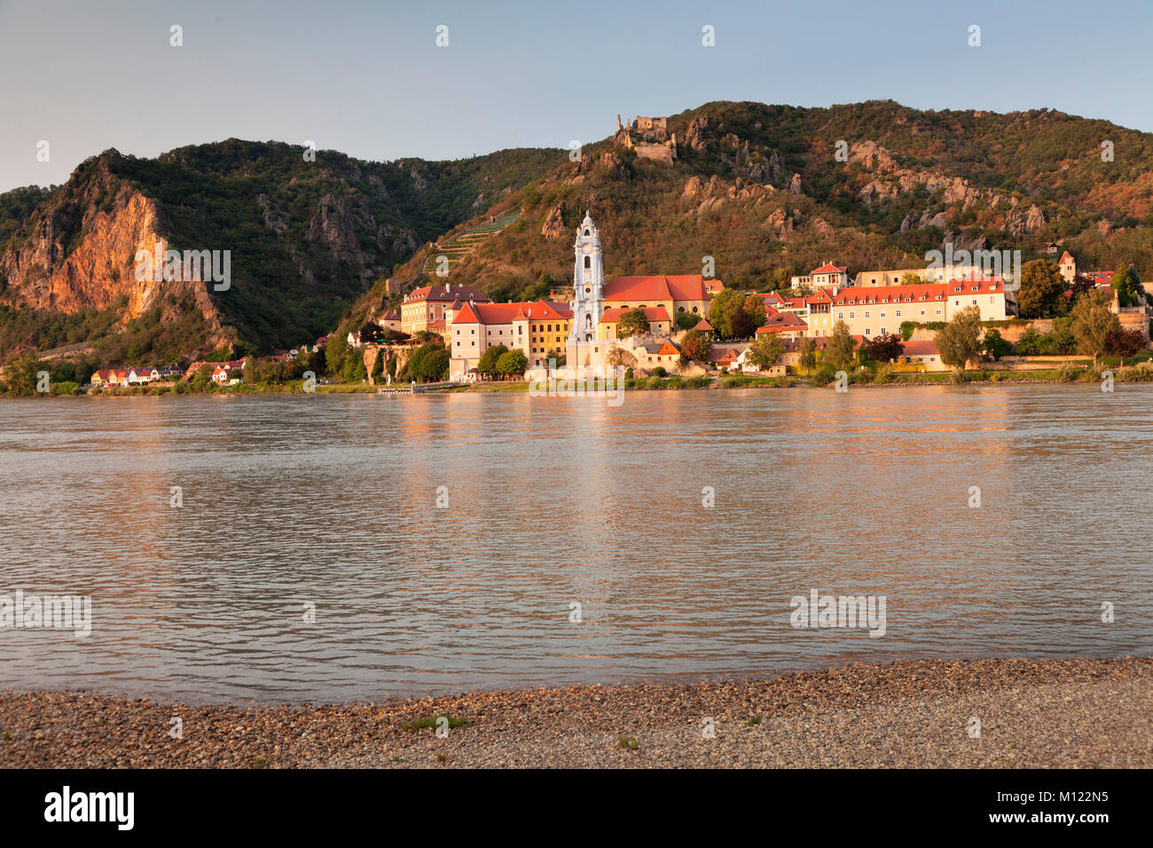 View over the Danube to Dürnstein with collegiate church and castle ...