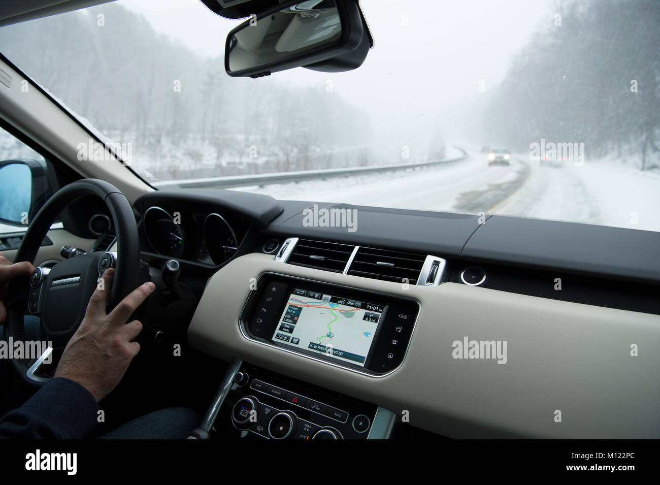 Range rover dashboard hi-res stock photography and images - Alamy