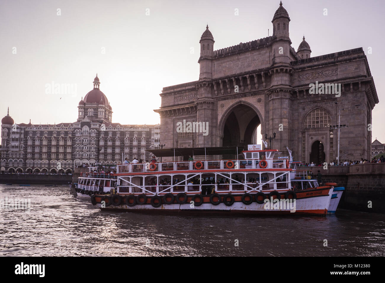 Mumbai - Bombay - Gates of India Stock Photo - Alamy