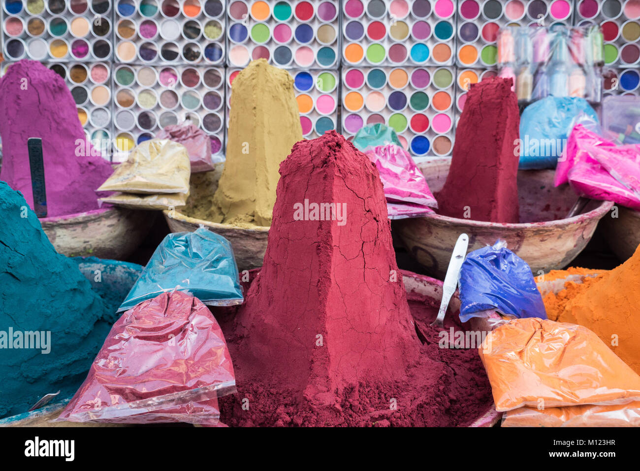 Indian dye hi-res stock photography and images - Alamy