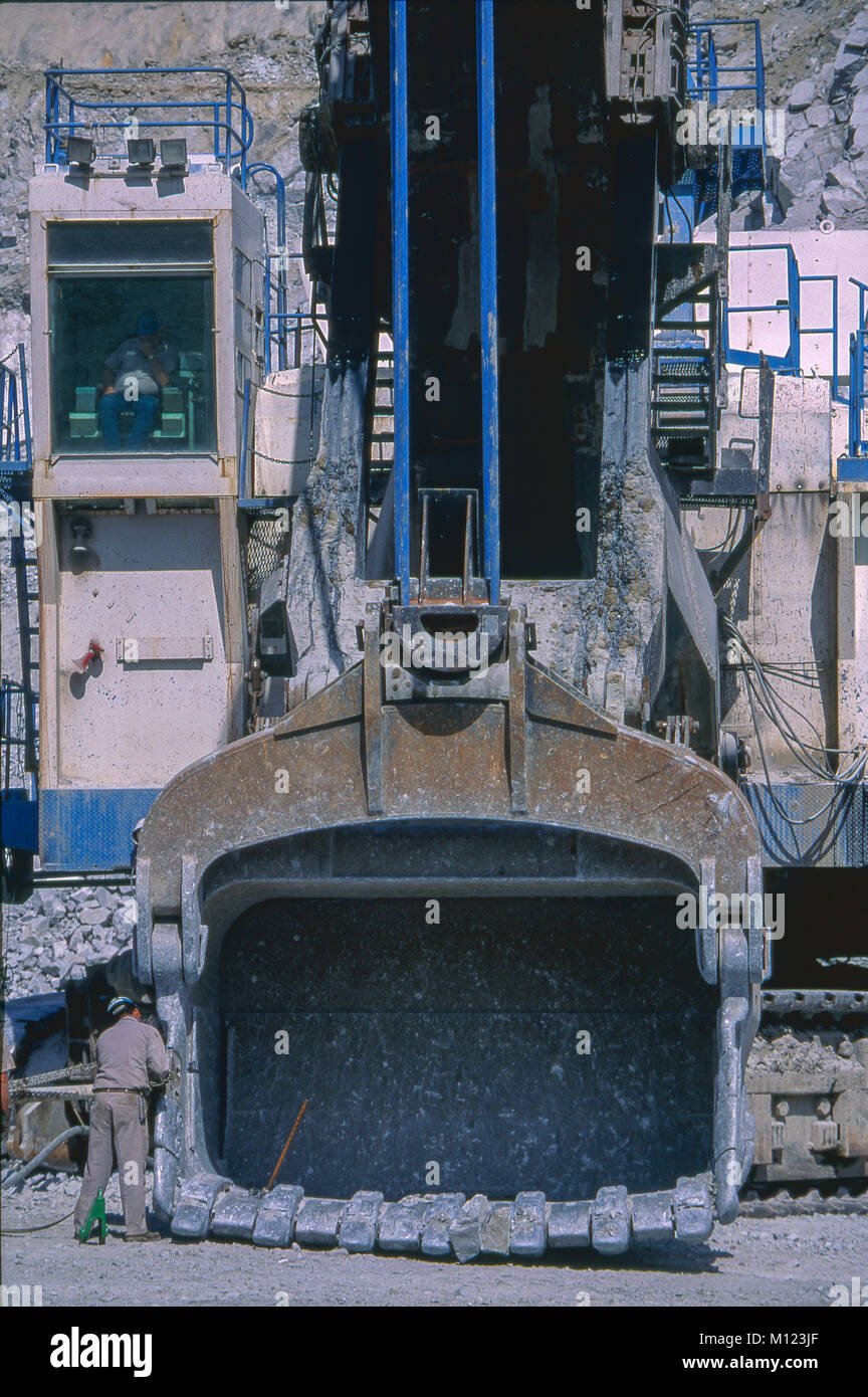 Open pit copper mining operations and workers in the American West ...