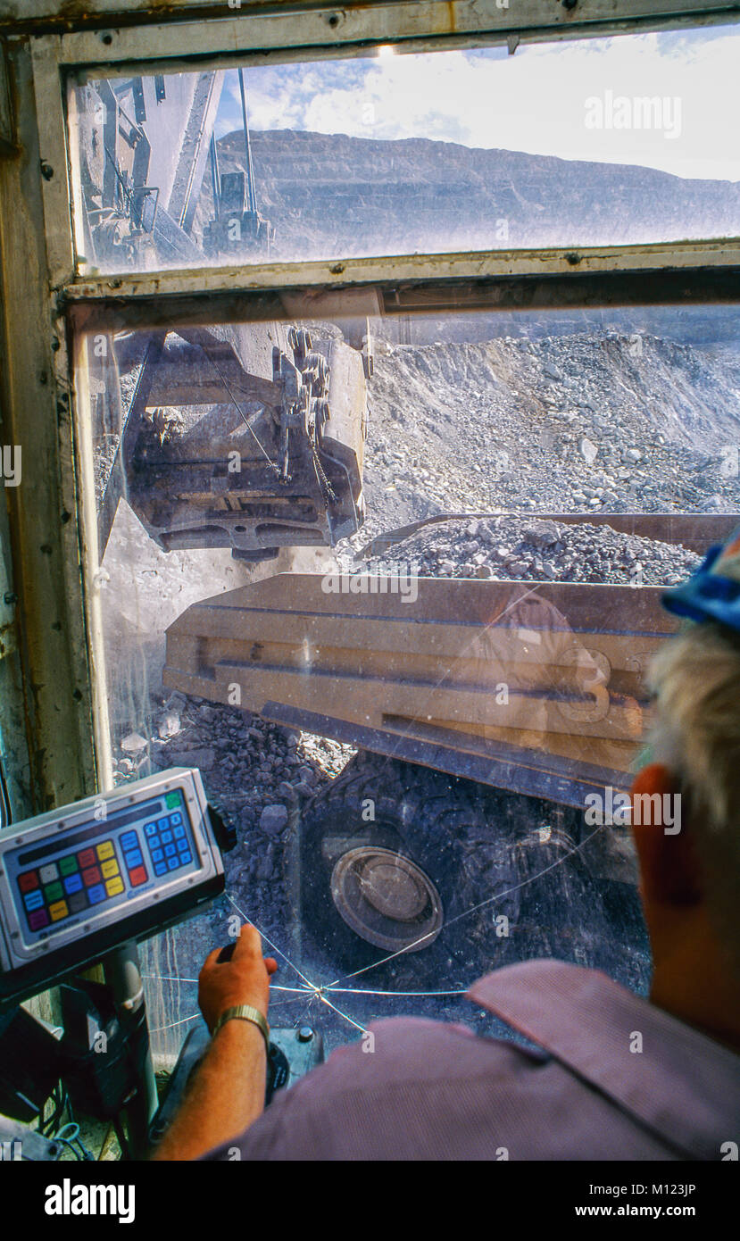 Open pit copper mining operations and workers in the American West ...