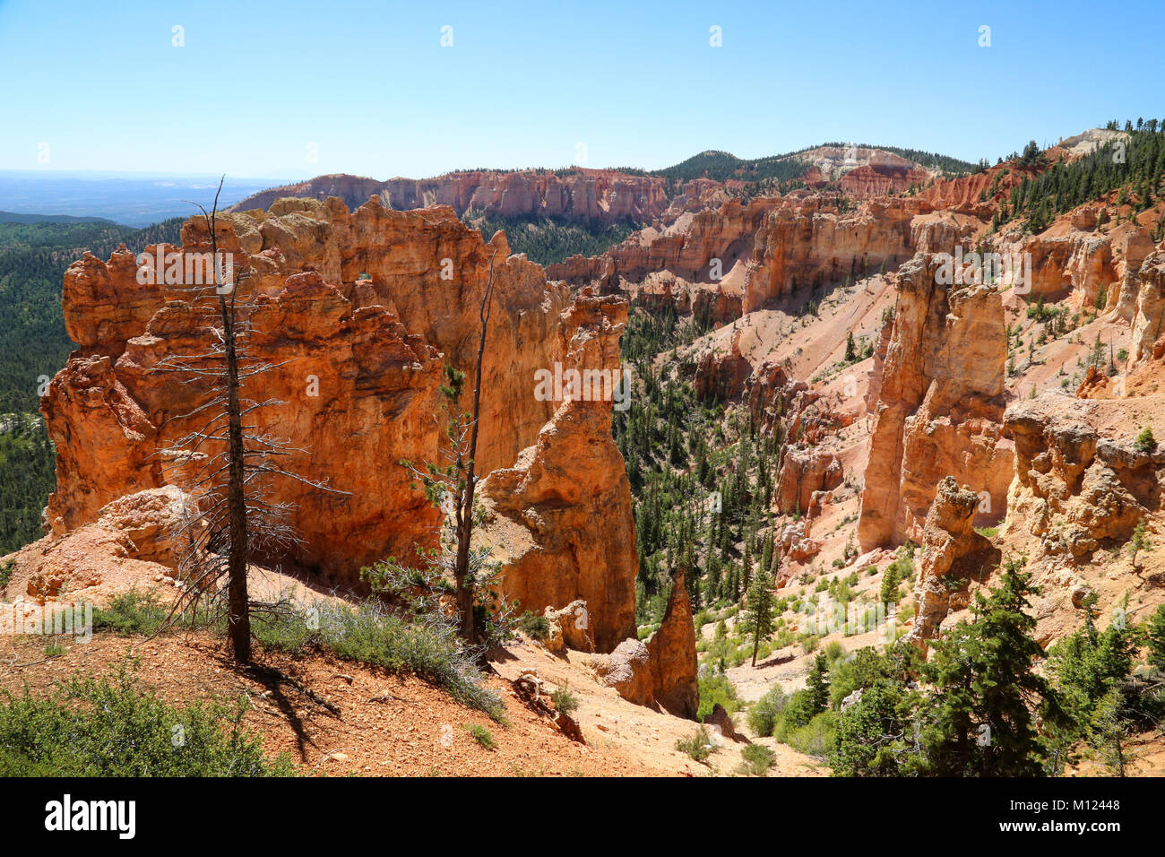 A view of a hole in a wall in Black Birch Canyon in Bryce National Park ...