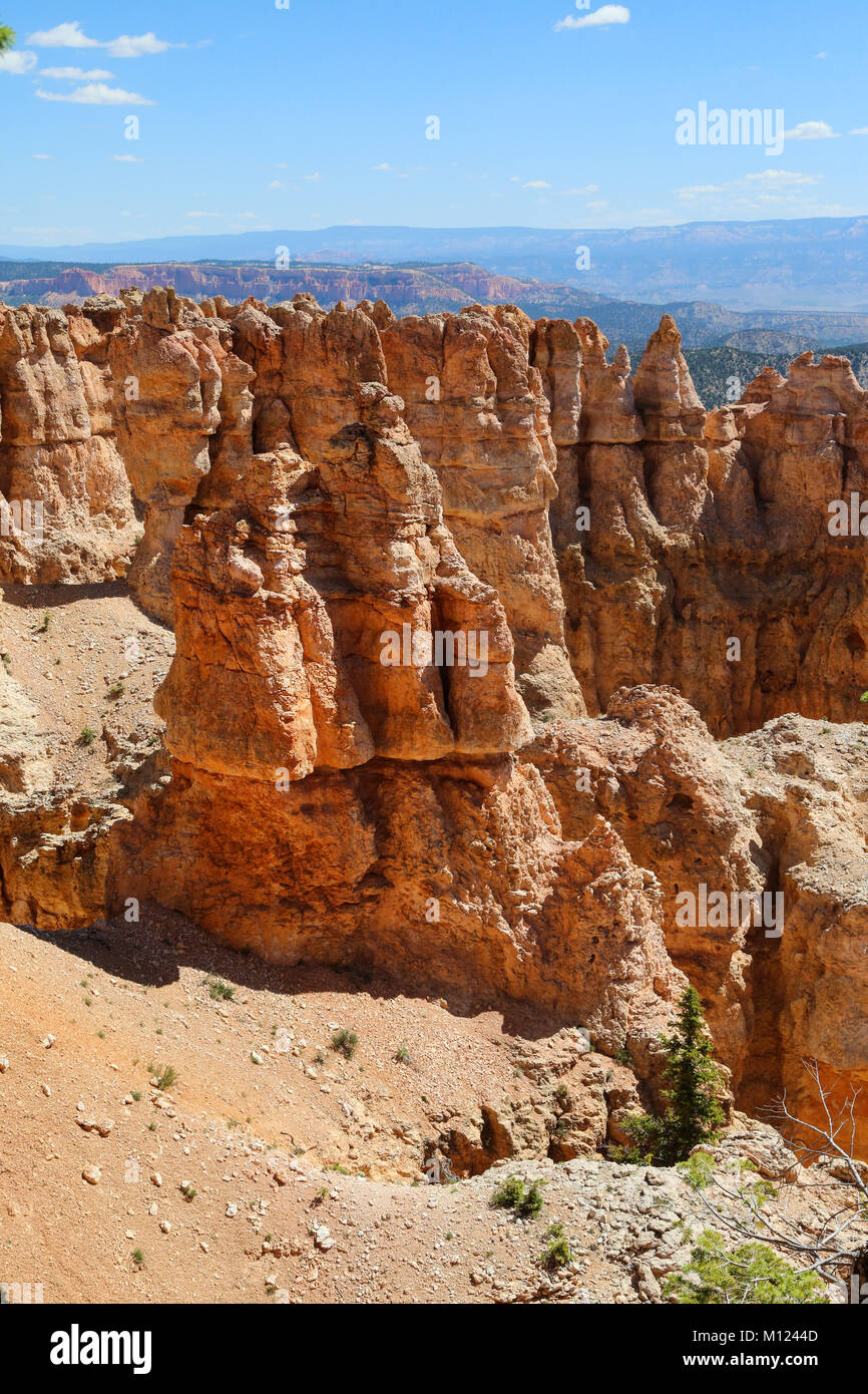 A view from a 8750' observation point of Black Birch Canyon in Bryce ...