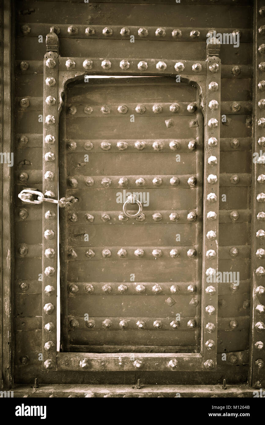 Metal door rusted corroded texture background Stock Photo - Alamy