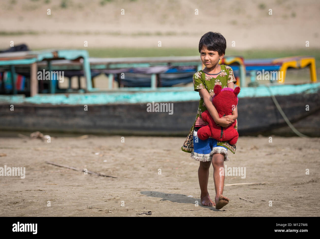 Poor girl bangladesh hi-res stock photography and images - Alamy