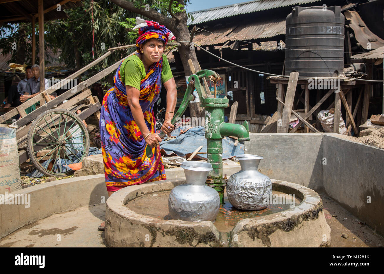 Poverty in bangladesh hi-res stock photography and images - Alamy
