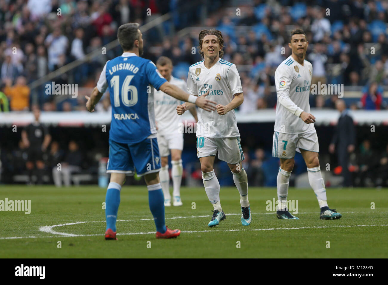 Real madrid nacho modric hi-res stock photography and images - Alamy
