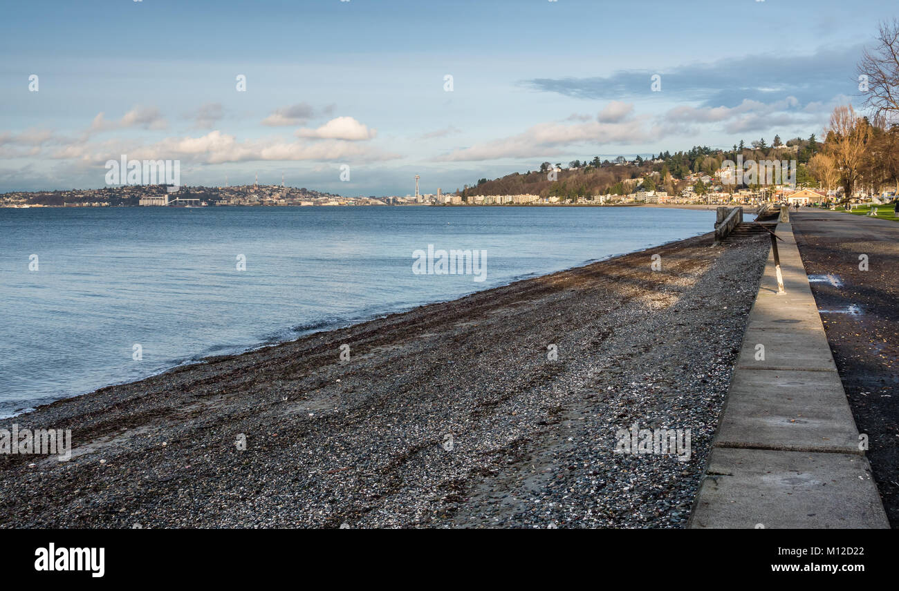 A view of Alki in West Seattle and the Seattle skyline Stock Photo - Alamy