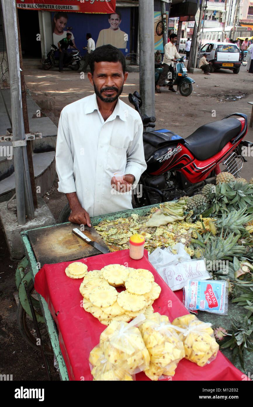 Street fruit vendor india cart hi-res stock photography and images - Alamy