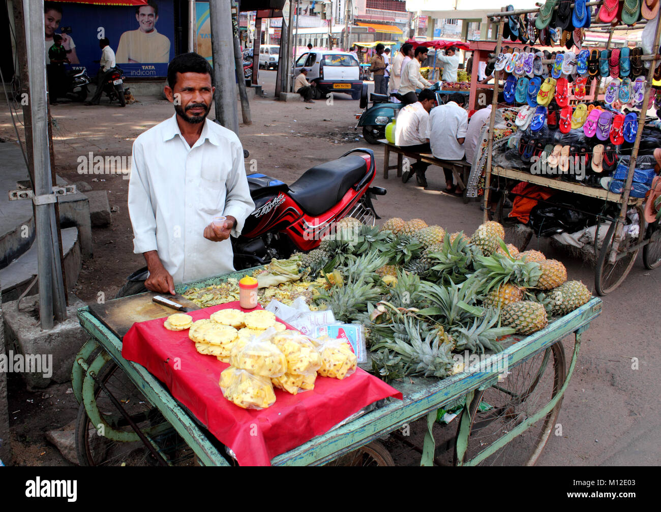 Street fruit vendor india cart hi-res stock photography and images - Alamy